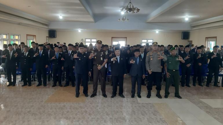 Bupati Lebong Kopli Ansori Rotasi 147 Jabatan Administrasi Di ...